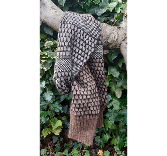 Ravelry: Dandelion Scarf pattern by Abigail Collins