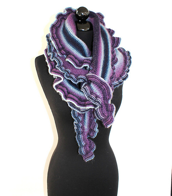 Ravelry: Travelling Ruffles pattern by Angela Juergens