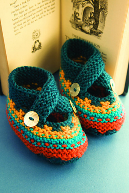 Ravelry: Criss Cross Booties pattern by Angela Juergens