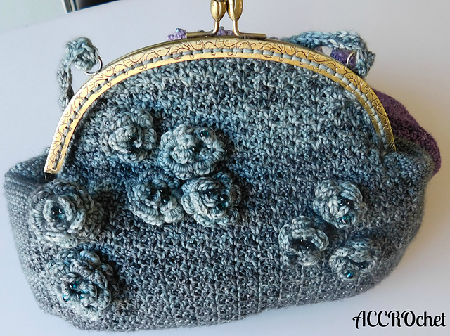 Ravelry: Origami Clutch pattern by ACCROchet