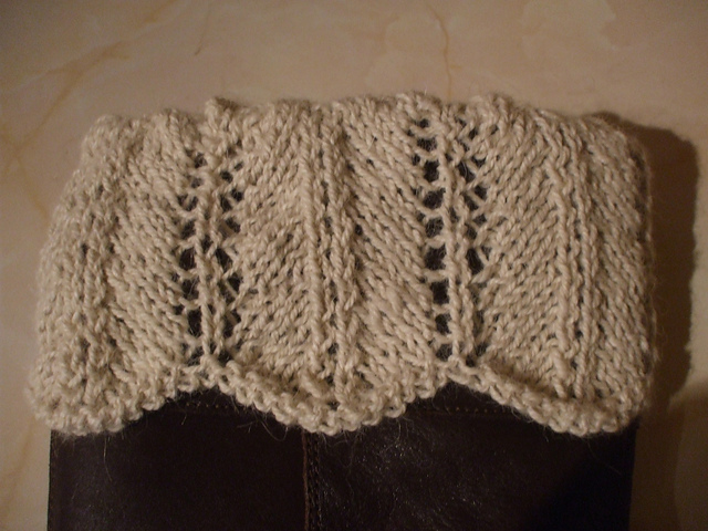 Ravelry: CHEVRON & LACE BOOT TOPPERS pattern by Lauraine Barrs