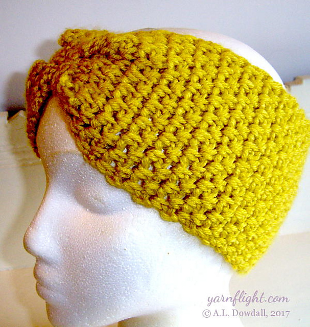 Ravelry: Sunny Pleated Headband pattern by Allison Dowdall