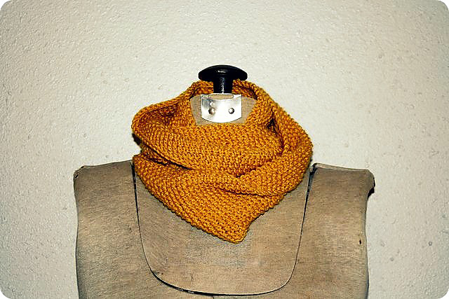 Ravelry: Shauna Cowl pattern by Robyn Devine