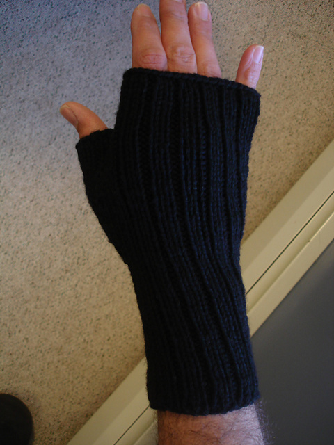 Ravelry: Breaking Dawn Part 2 (Jasper, Alistair)'s Fingerless Mittens ...