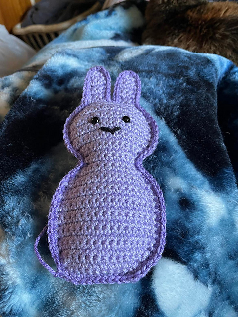 Ravelry: peep pattern by ashley mohan