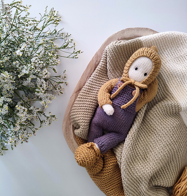 Ravelry: Clothes for The Oak Folk Set M pattern by Sandra Magalhães