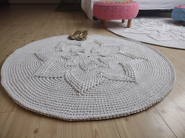 Ravelry: Small Flower Carpet pattern by Magic Carpet Studio
