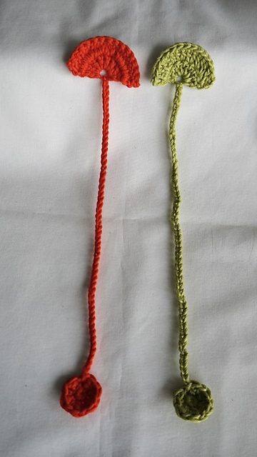 Ravelry: Fun fan bookmark pattern by aisha kenza