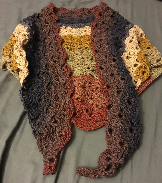 Ravelry: Triangle Shawl With Shell Stitch pattern by Oana Oros