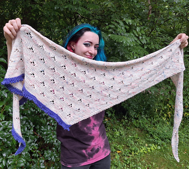 Ravelry: Dainty Blossoms Shawl pattern by Amanda Newlin of Bean Blossom ...