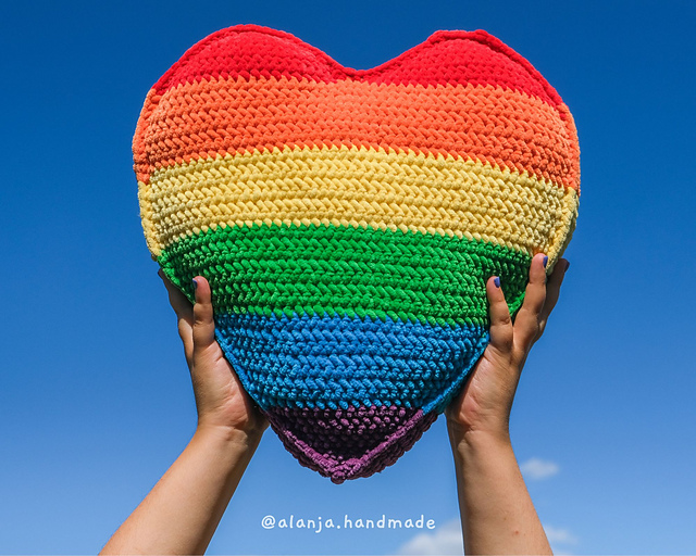 Ravelry: Rainbow Pride Heart Pilllows pattern by Luísa Cabral