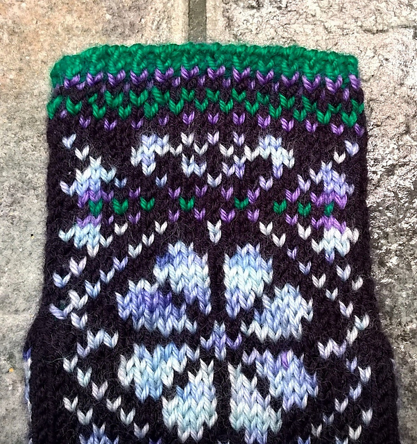 Ravelry: Rose and Heart Mitten pattern by alaskagirlknits!