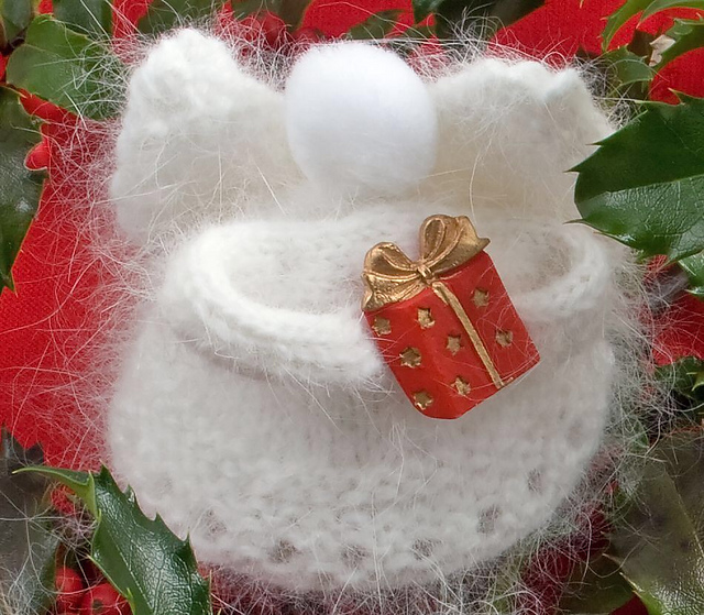 Ravelry: Angora Snow Angels pattern by Beth Hood