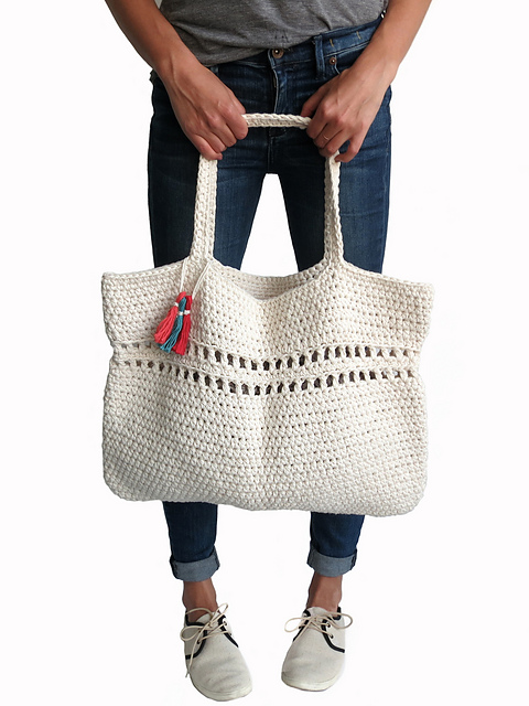 Ravelry: Day Tripper Bag pattern by Alexandra Tavel