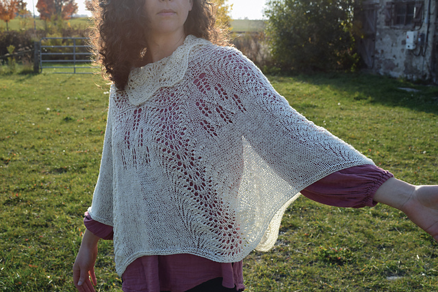 Ravelry: Rasa's Shoulder Cape pattern by Alexis Hoy