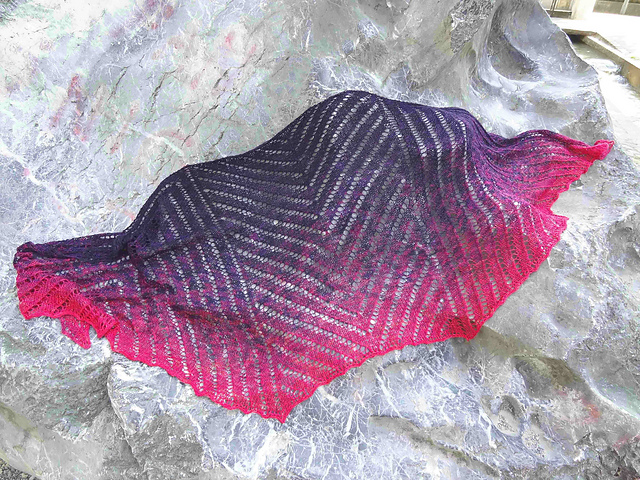 Ravelry: Vampirella pattern by Sue Berg