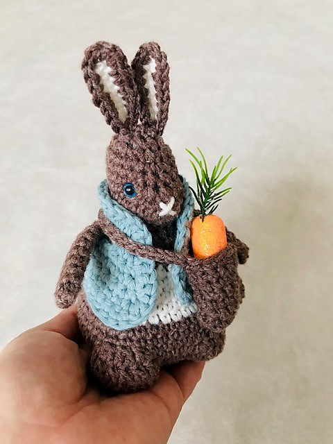 Ravelry: Peter Rabbit Amigurumi pattern by Alicia Cromwell
