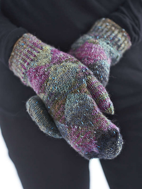 Ravelry: Fenugreek mittens pattern by Donna Yacino