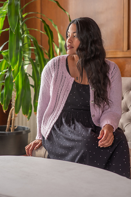 Ravelry: Abril pattern by Alison Green