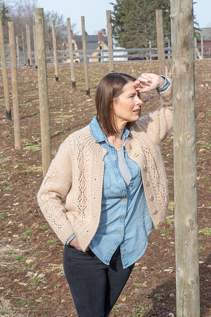 Ravelry: Perahta pattern by Amy Christoffers