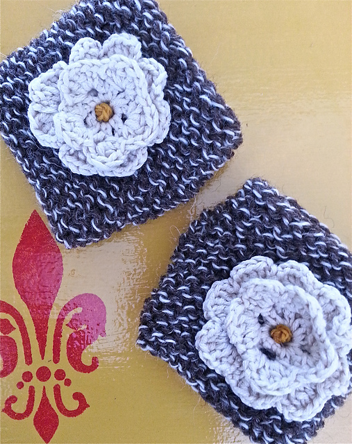 Ravelry: Muffatees pattern by Angela L. Davis