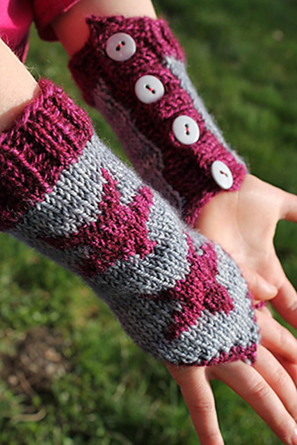 Ravelry: Wristbands of Fury pattern by Kelli Kemery