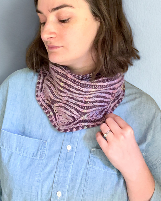 Ravelry: Ripple Cowl pattern by Allison Schmidt