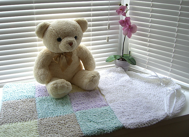 Ravelry: Baby Travel Snug/Play Mat pattern by Pat Watson