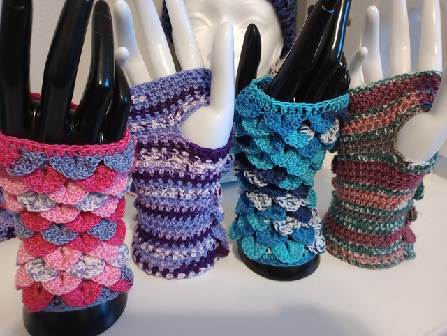 Ravelry: Dragon Scale Gloves pattern by Alexia McCabe