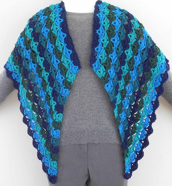 Ravelry: Mermaid Tails Shawl pattern by Alma Beck