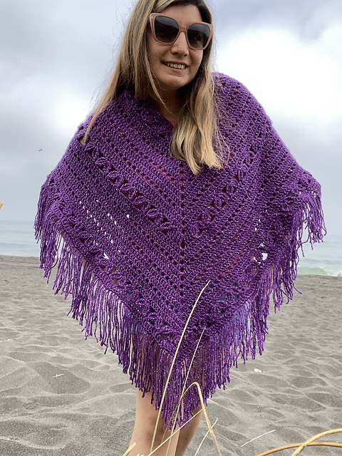 Ravelry: Poncho destello pattern by Yanire Moya