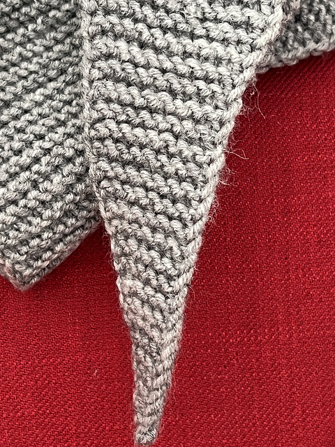 Ravelry: Easy garter triangle shawl pattern by Alona Khaniukova