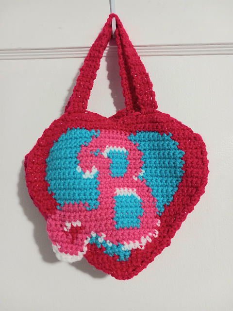 Ravelry: Barbie Handbag pattern by alsoselena