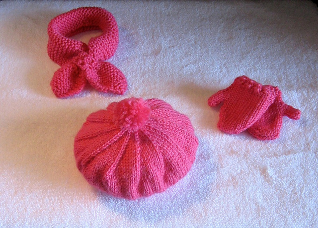 Ravelry: Julie's Winter Accessories pattern by Altadena Green