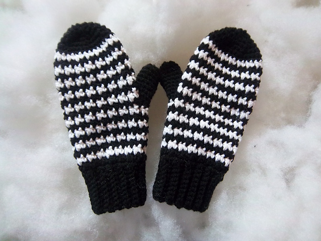Ravelry: Houndstooth Mitten pattern by Susan Wilkes-Baker