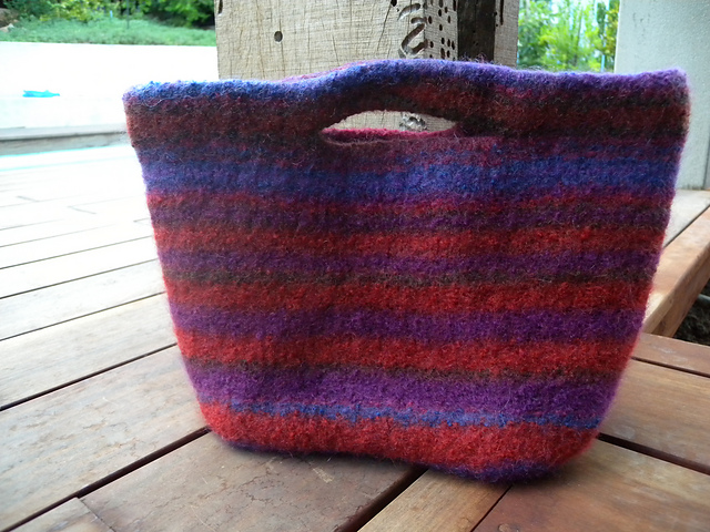 Ravelry: 70s Inspired Striped Tote pattern by Anet Ahern