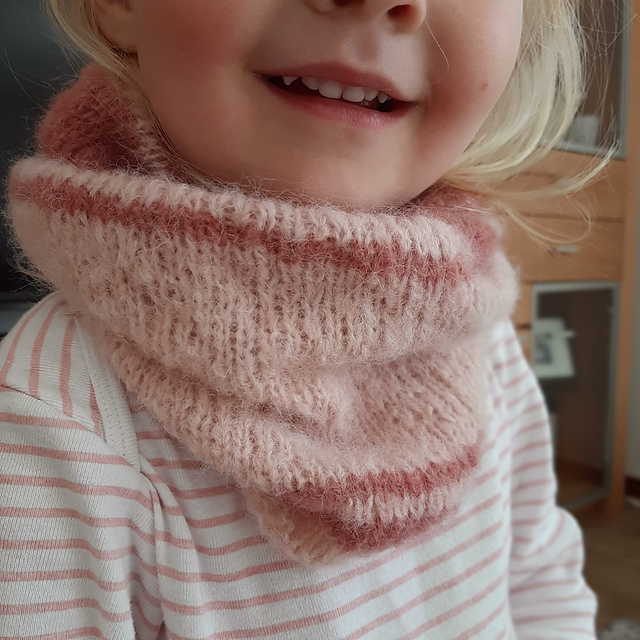 Ravelry: Kinder Loop Little Suri pattern by Alexandra Sakota