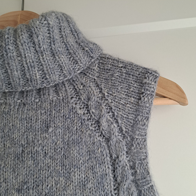 Ravelry: Slipover Amy pattern by Alexandra Sakota
