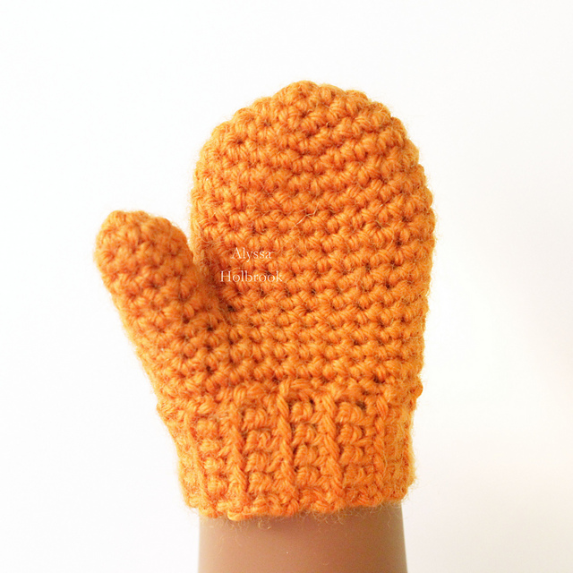 Ravelry: Mittens for 18 Inch Dolls pattern by Alyssa Holbrook