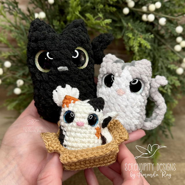 Ravelry: Mini Chonky Cats pattern by Amanda Ray