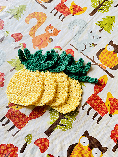 Ravelry: Pineapple Coasters pattern by Katie Bowman