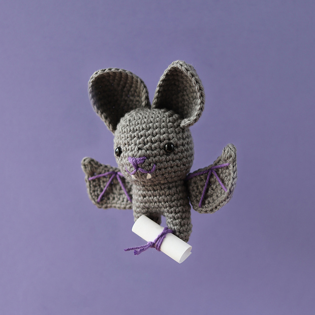 Ravelry: Messenger Bat pattern by Ilaria Caliri (aka airali), Irene Strange