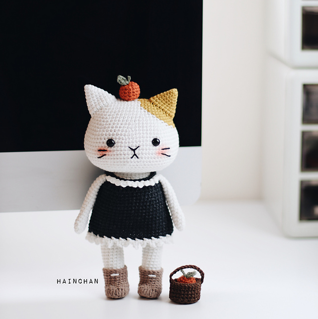 Ravelry: Aki The Cat pattern by Hain Chan