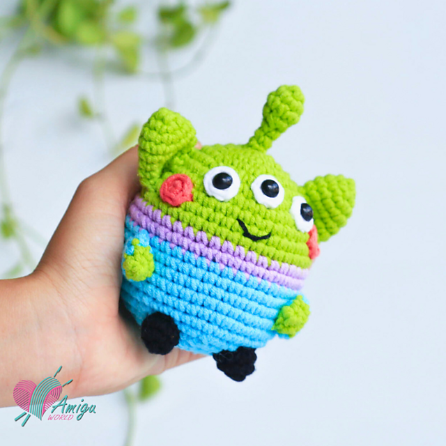 Ravelry: Amigurumi Green Aliens pattern by Amigu World
