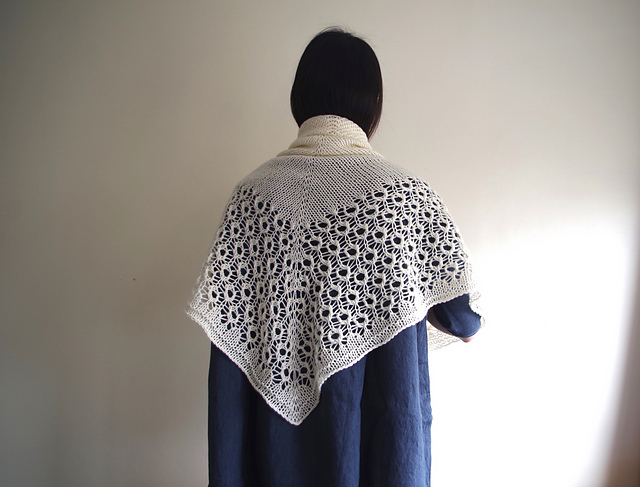 Ravelry: Big Bird's Eye pattern by amimonology