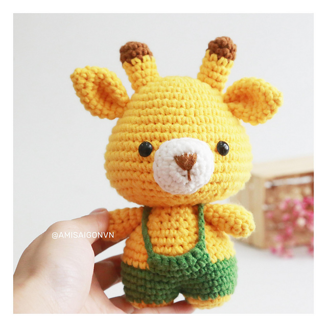Ravelry: Amigurumi Giraffe Boy pattern by Vui Vui