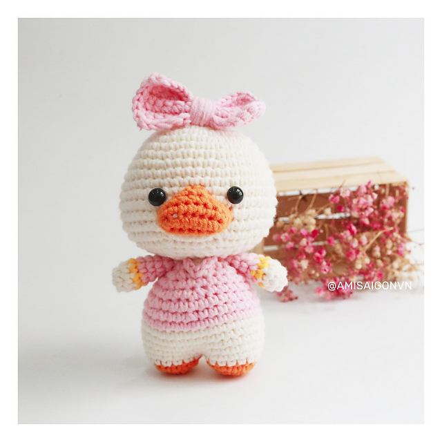 Ravelry: Amigurumi Daisy Duck pattern by Vui Vui
