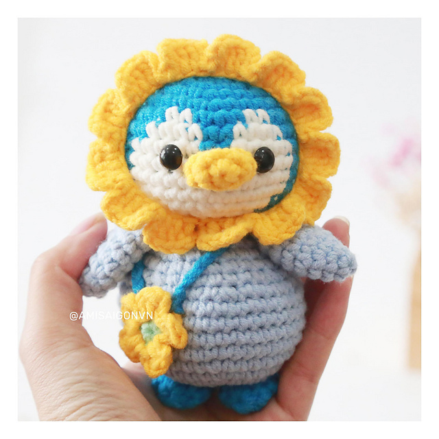 Ravelry: Amigurumi Penguin in Sunflower pattern by Vui Vui