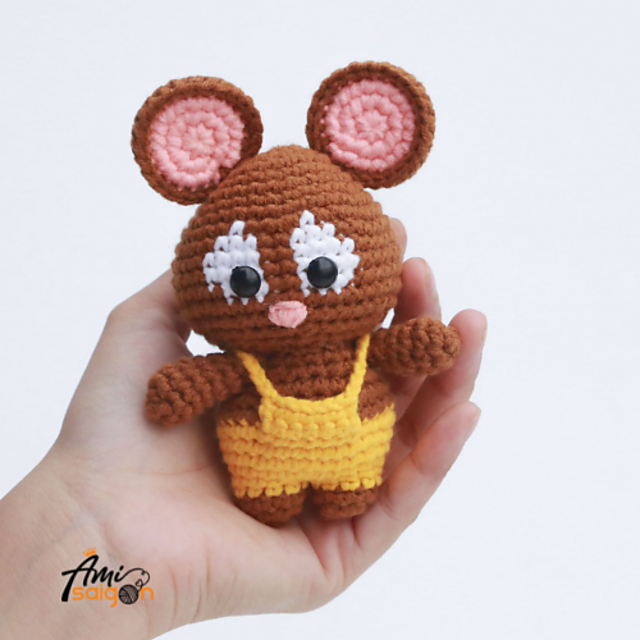 Ravelry: Amigurumi little mouse pattern by Vui Vui