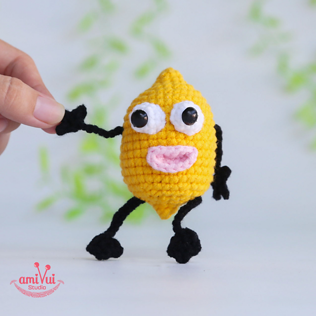 Ravelry: Amigurumi Lemon Keychain pattern by Ami Ami